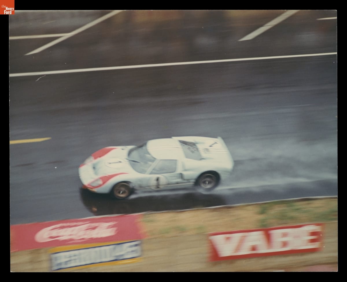 Ford GT40 Mark II Driven by Ken Miles and Denny Hulme in the 24 Heures ...