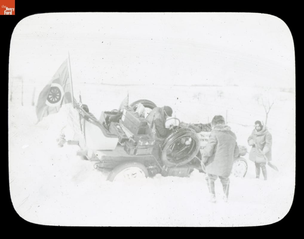 Team Shoveling the Thomas Flyer out of the Snow, Pathfinder Tour before ...